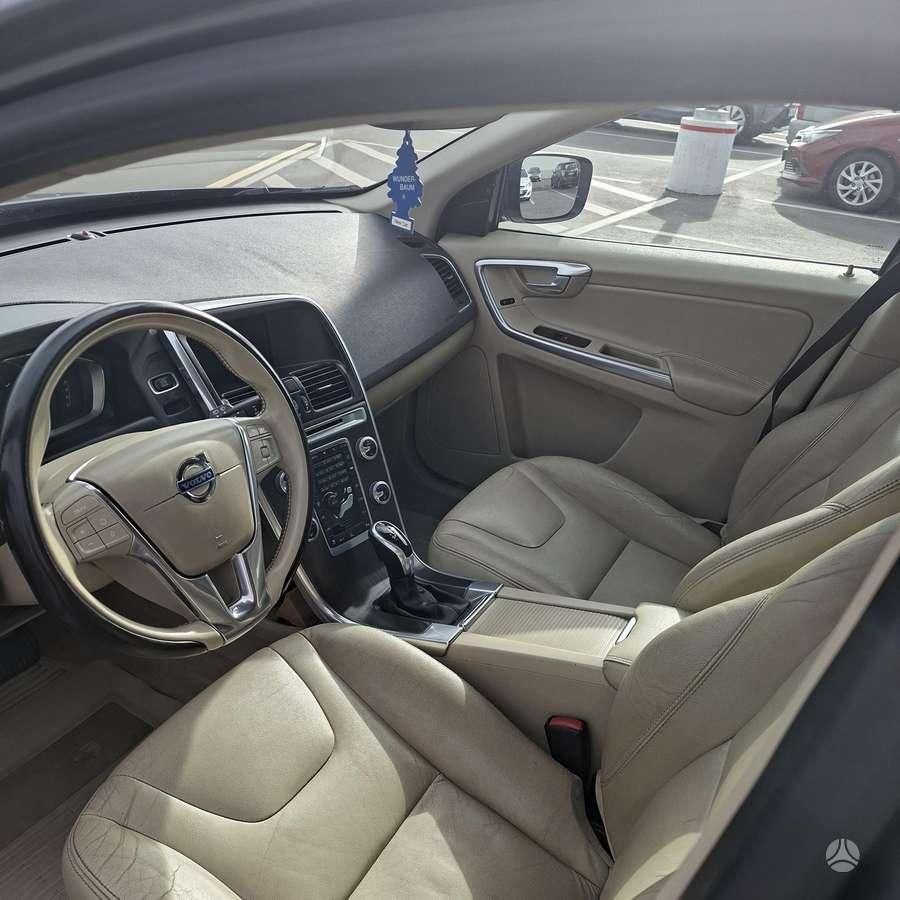 Zils Volvo XC60 2015 Viļņa, ar dzinēja tilpumu 1.97 L un nobraukumu 255 tūkst. km par 9500 €, foto 5 vietnē AUTOMOTO.COM.LV