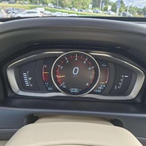 Zils Volvo XC60 2015 Viļņa, ar dzinēja tilpumu 1.97 L un nobraukumu 255 tūkst. km par 9500 €, foto 8 vietnē AUTOMOTO.COM.LV