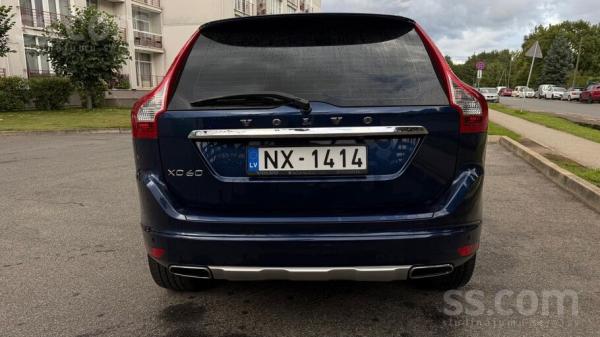 Volvo XC60 2015 Rīga vietnē Zils Volvo XC60 2015 Rīga, ar dzinēja tilpumu 2.40 L un nobraukumu 293 tūkst. km par 12500 €, foto 10 vietnē AUTOMOTO.COM.LV