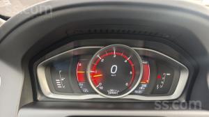 Синий Вольво ХС60 2015 в Рига, объемом двигателя 2.40 л и пробегом 295 тыс. км за 12000 €, фото 6 на AUTOMOTO.COM.LV