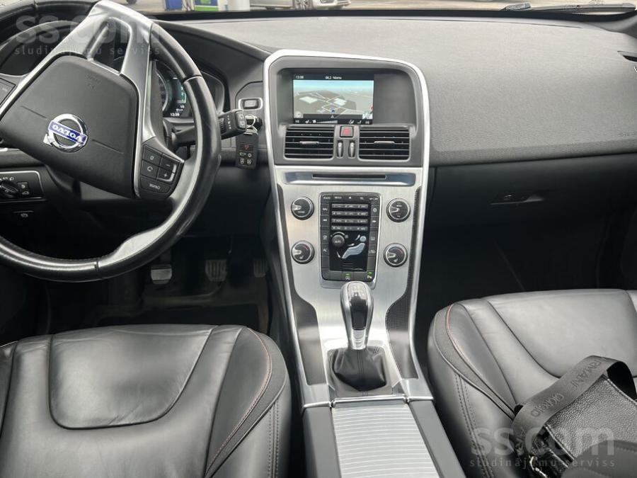 Zils Volvo XC60 2016 Rīga, ar dzinēja tilpumu 2.00 L un nobraukumu 230 tūkst. km par 13300 €, foto 7 vietnē AUTOMOTO.COM.LV