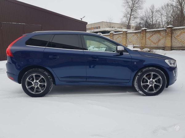 Blue Volvo XC60 2016 in Siauliai, with an engine capacity of 1.97 L and mileage of 191 thousand km for 12700 €, photo 5 on AUTOMOTO.COM.LV