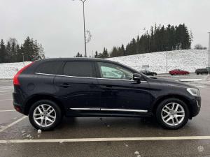 Blue Volvo XC60 2016 in Vilnius, with an engine capacity of 2.40 L and mileage of 256 thousand km for 13999 €, photo 3 on AUTOMOTO.COM.LV