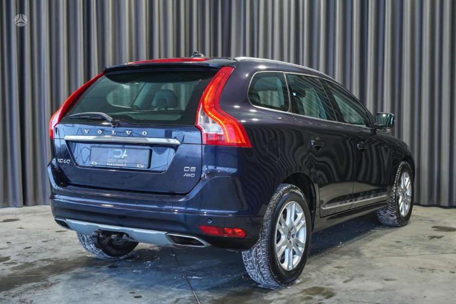 Zils Volvo XC60 2016 Marijampole, ar dzinēja tilpumu 2.40 L un nobraukumu 118 tūkst. km par 15450 €, foto 12 vietnē AUTOMOTO.COM.LV