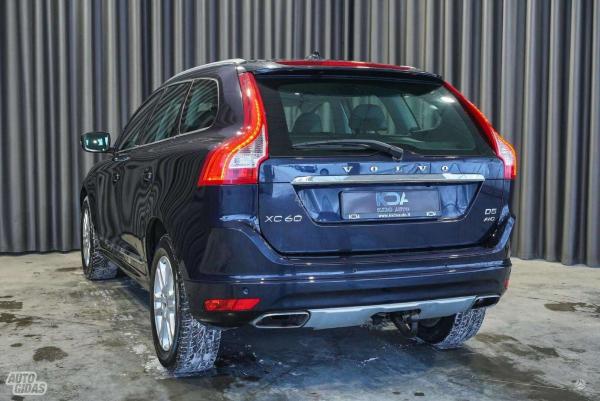 Blue Volvo XC60 2016 in Marijampole, with an engine capacity of 2.40 L and mileage of 118 thousand km for 15450 €, photo 9 on AUTOMOTO.COM.LV