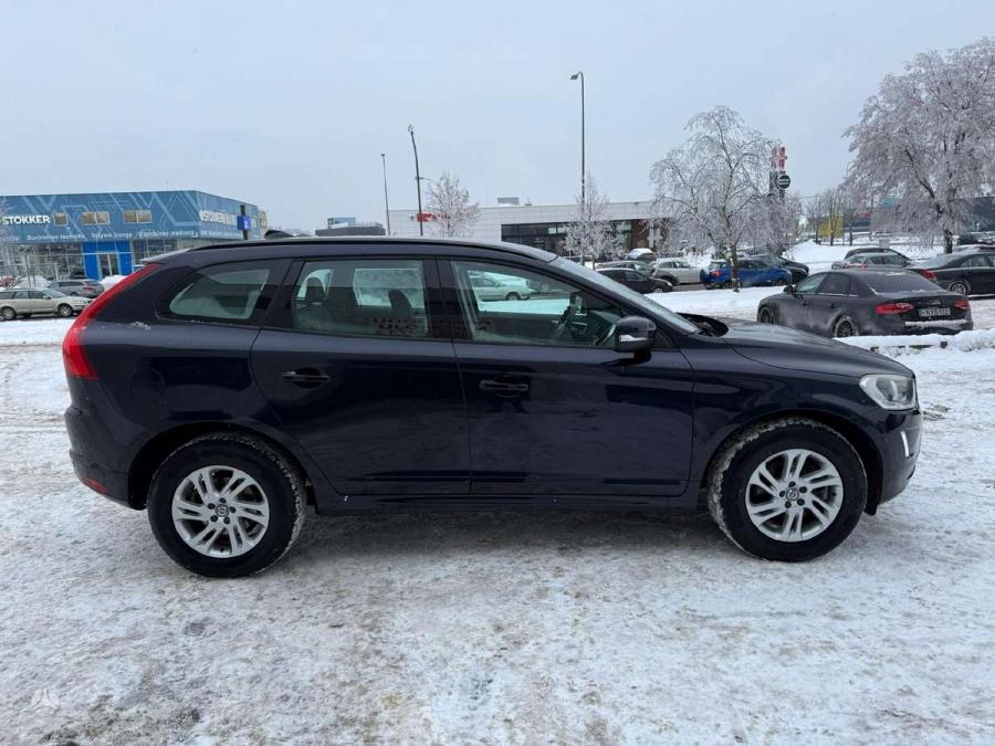 Blue Volvo XC60 2016 in Kaunas, with an engine capacity of 1.97 L and mileage of 206 thousand km for 10750 €, photo 6 on AUTOMOTO.COM.LV