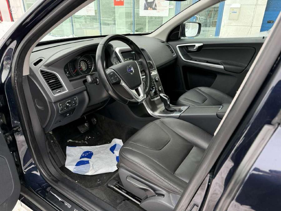 Blue Volvo XC60 2016 in Kaunas, with an engine capacity of 1.97 L and mileage of 206 thousand km for 10750 €, photo 12 on AUTOMOTO.COM.LV