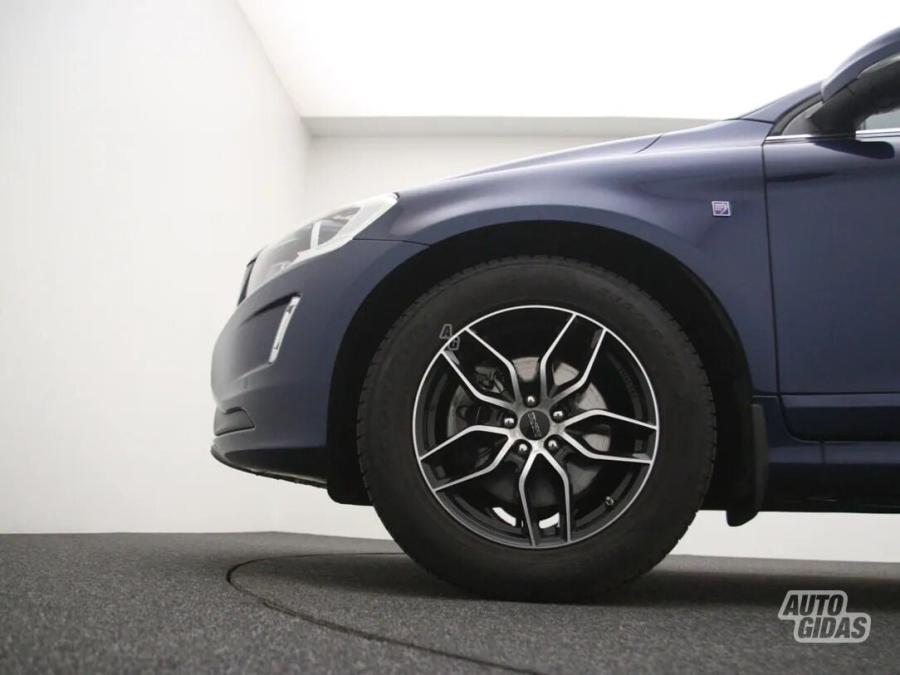 Blue Volvo XC60 2016 in Vilnius, with an engine capacity of 2.00 L and mileage of 123 thousand km for 18899 €, photo 28 on AUTOMOTO.COM.LV
