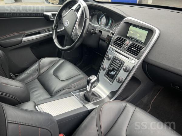 Zils Volvo XC60 2016 Rīga, ar dzinēja tilpumu 2.00 L un nobraukumu 230 tūkst. km par 12750 €, foto 6 vietnē AUTOMOTO.COM.LV