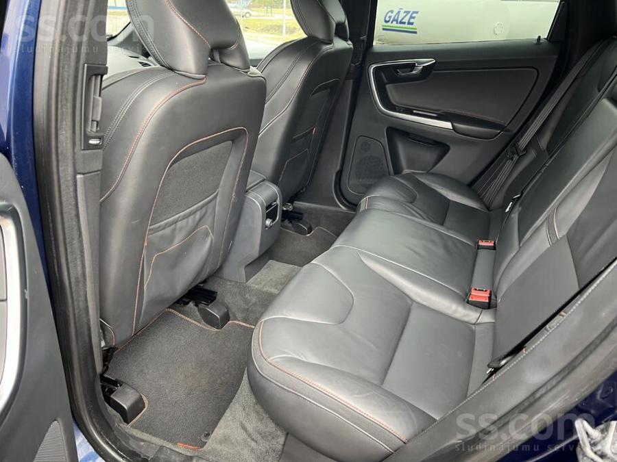 Zils Volvo XC60 2016 Rīga, ar dzinēja tilpumu 2.00 L un nobraukumu 230 tūkst. km par 12750 €, foto 9 vietnē AUTOMOTO.COM.LV