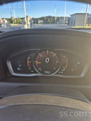 Zils Volvo XC60 2016 Rīga, ar dzinēja tilpumu 2.00 L un nobraukumu 180 tūkst. km par 14000 €, foto 9 vietnē AUTOMOTO.COM.LV