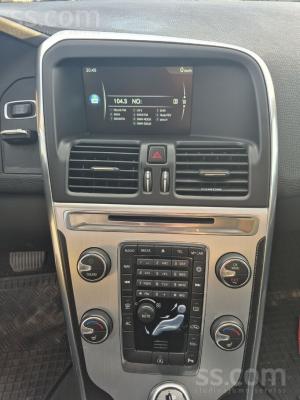 Zils Volvo XC60 2016 Rīga, ar dzinēja tilpumu 2.00 L un nobraukumu 180 tūkst. km par 14000 €, foto 13 vietnē AUTOMOTO.COM.LV