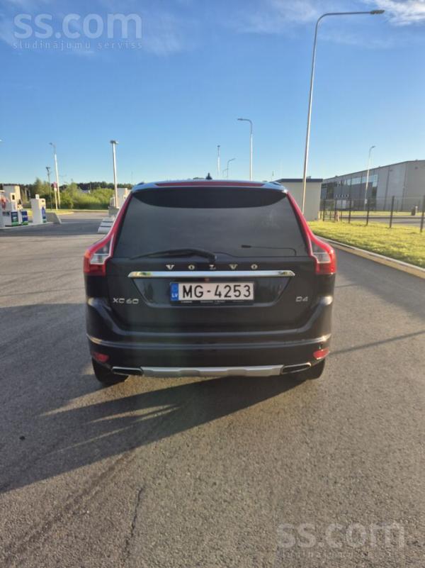 Blue Volvo XC60 2016 in Riga, with an engine capacity of 2.00 L and mileage of 180 thousand km for 13700 €, photo 7 on AUTOMOTO.COM.LV