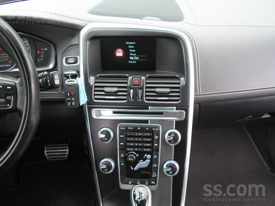 Blue Volvo XC60 2016 in Riga, with an engine capacity of 2.40 L and mileage of 0 thousand km for 16950 €, photo 17 on AUTOMOTO.COM.LV