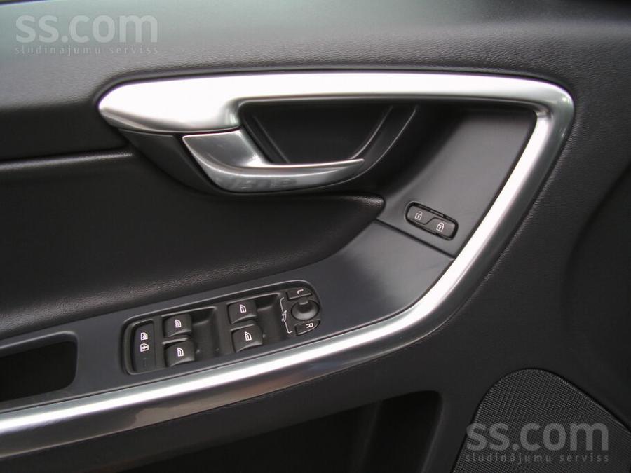 Blue Volvo XC60 2016 in Riga, with an engine capacity of 2.40 L and mileage of 0 thousand km for 16950 €, photo 21 on AUTOMOTO.COM.LV