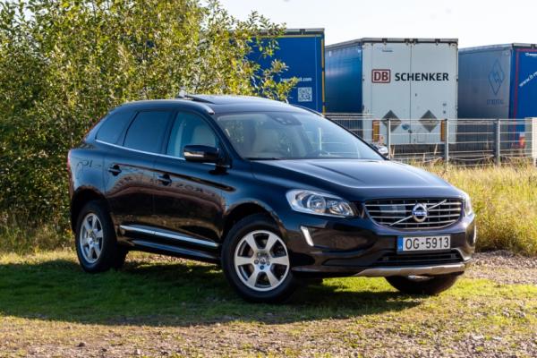 Blue Volvo XC60 2016 in Riga, with an engine capacity of 2.00 L and mileage of 160 thousand km for 13995 €, photo 1 on AUTOMOTO.COM.LV