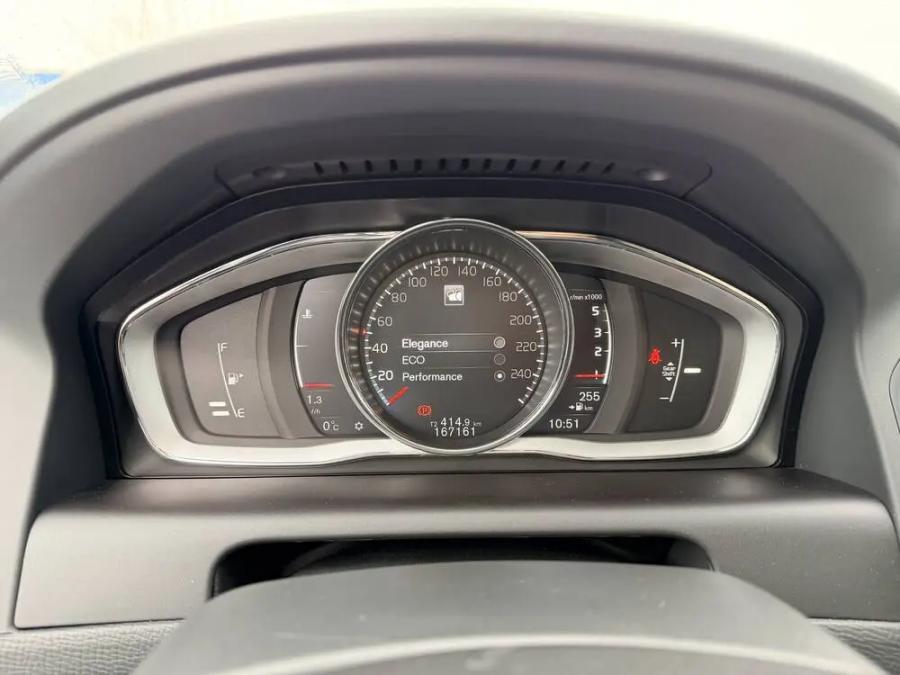 Синий Вольво ХС60 2016 в Рига, объемом двигателя 2.00 л и пробегом 166 тыс. км за 13995 €, фото 27 на AUTOMOTO.COM.LV
