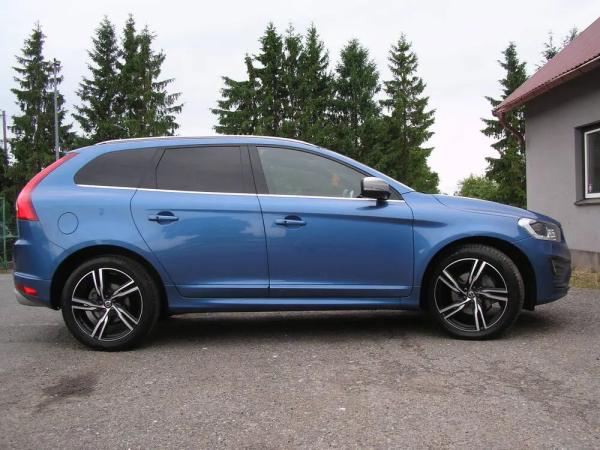 Blue Volvo XC60 2016 in Sigulda, with an engine capacity of 2.40 L and mileage of 265 thousand km for 16950 €, photo 7 on AUTOMOTO.COM.LV