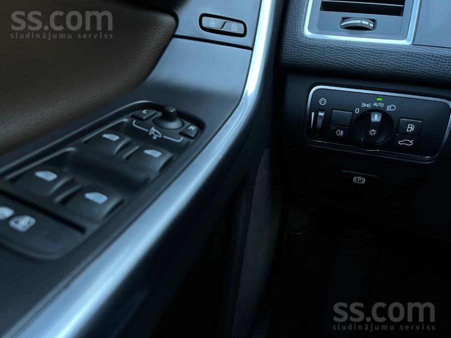 Zils Volvo XC60 2016 Rīga, ar dzinēja tilpumu 2.00 L un nobraukumu 285 tūkst. km par 12990 €, foto 14 vietnē AUTOMOTO.COM.LV