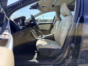 Zils Volvo XC60 2016 Rīga, ar dzinēja tilpumu 2.00 L un nobraukumu 205 tūkst. km par 11995 €, foto 10 vietnē AUTOMOTO.COM.LV