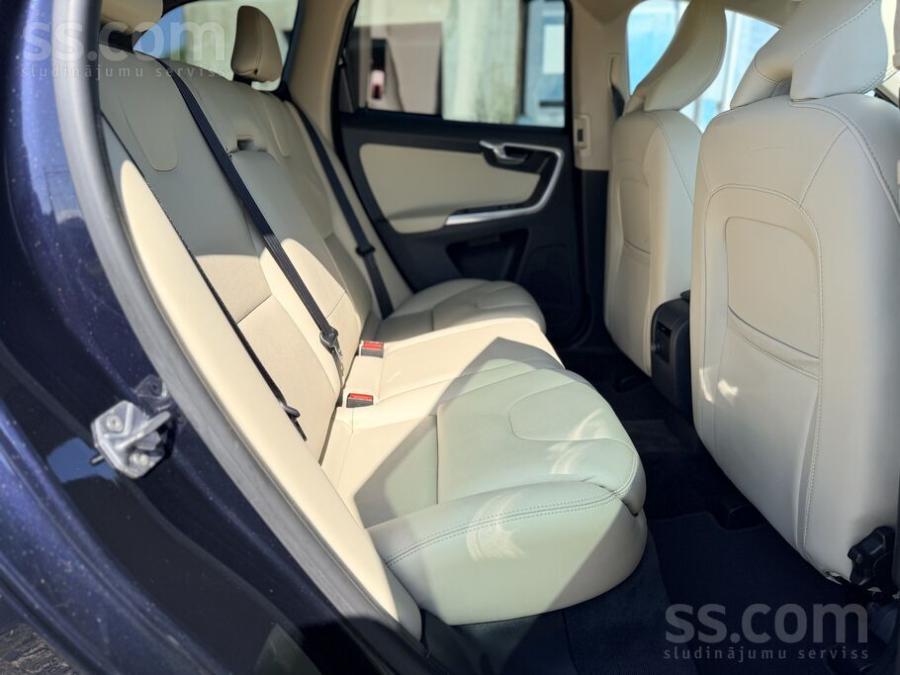Zils Volvo XC60 2016 Rīga, ar dzinēja tilpumu 2.00 L un nobraukumu 205 tūkst. km par 11995 €, foto 21 vietnē AUTOMOTO.COM.LV