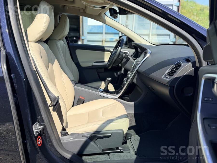 Zils Volvo XC60 2016 Rīga, ar dzinēja tilpumu 2.00 L un nobraukumu 205 tūkst. km par 11995 €, foto 23 vietnē AUTOMOTO.COM.LV