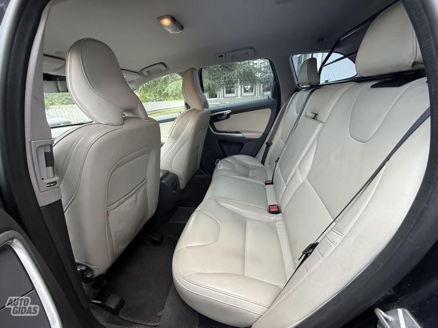 Zils Volvo XC60 2016 Utena, ar dzinēja tilpumu 2.00 L un nobraukumu 211 tūkst. km par 12400 €, foto 12 vietnē AUTOMOTO.COM.LV