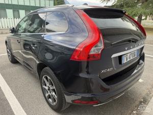 Blue Volvo XC60 2016 in Utena, with an engine capacity of 2.00 L and mileage of 211 thousand km for 12400 €, photo 3 on AUTOMOTO.COM.LV