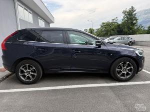 Blue Volvo XC60 2016 in Utena, with an engine capacity of 2.00 L and mileage of 211 thousand km for 12400 €, photo 5 on AUTOMOTO.COM.LV