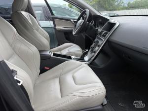 Blue Volvo XC60 2016 in Utena, with an engine capacity of 2.00 L and mileage of 211 thousand km for 12400 €, photo 9 on AUTOMOTO.COM.LV