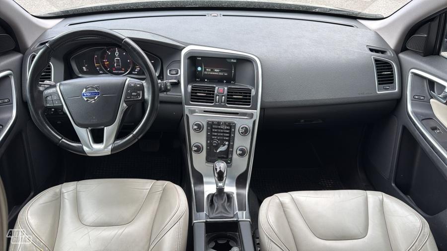Blue Volvo XC60 2016 in Utena, with an engine capacity of 2.00 L and mileage of 211 thousand km for 12400 €, photo 10 on AUTOMOTO.COM.LV