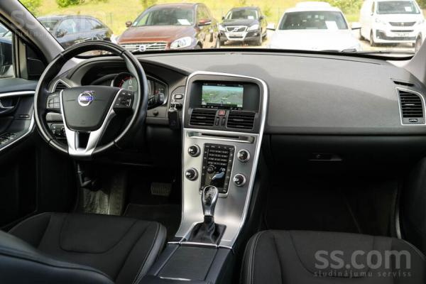 Blue Volvo XC60 2016 in Tukums, with an engine capacity of 2.00 L and mileage of 250 thousand km for 12190 €, photo 10 on AUTOMOTO.COM.LV