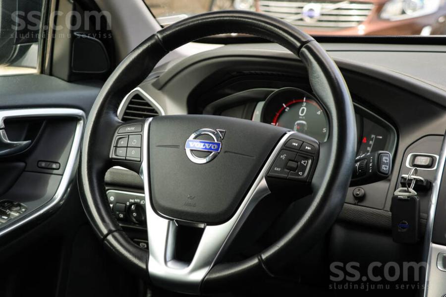 Zils Volvo XC60 2016 Tukums, ar dzinēja tilpumu 2.00 L un nobraukumu 250 tūkst. km par 12190 €, foto 12 vietnē AUTOMOTO.COM.LV