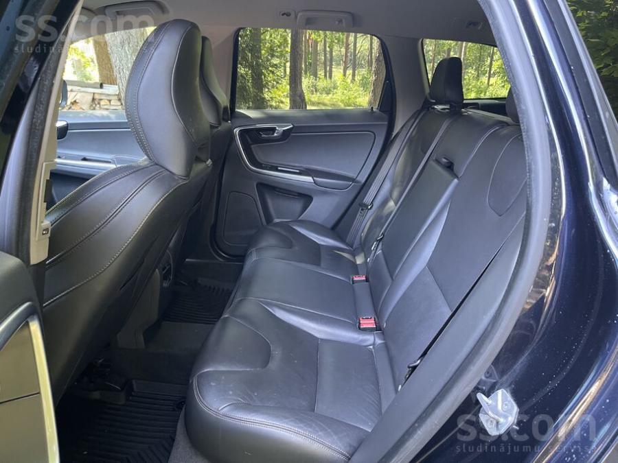 Zils Volvo XC60 2016 Rīga, ar dzinēja tilpumu 2.40 L un nobraukumu 222 tūkst. km par 12790 €, foto 18 vietnē AUTOMOTO.COM.LV