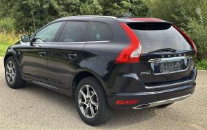 Blue Volvo XC60 2016 in Utena, with an engine capacity of 2.40 L and mileage of 219 thousand km for 13800 €, photo 7 on AUTOMOTO.COM.LV