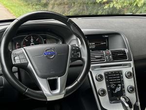 Blue Volvo XC60 2016 in Utena, with an engine capacity of 2.40 L and mileage of 219 thousand km for 13800 €, photo 17 on AUTOMOTO.COM.LV