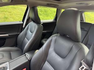 Zils Volvo XC60 2016 Alīta, ar dzinēja tilpumu 2.00 L un nobraukumu 282 tūkst. km par 12600 €, foto 9 vietnē AUTOMOTO.COM.LV