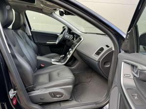 Zils Volvo XC60 2016 Alīta, ar dzinēja tilpumu 2.00 L un nobraukumu 282 tūkst. km par 12600 €, foto 10 vietnē AUTOMOTO.COM.LV