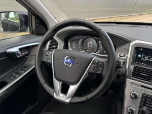 Zils Volvo XC60 2016 Alīta, ar dzinēja tilpumu 2.00 L un nobraukumu 282 tūkst. km par 12600 €, foto 13 vietnē AUTOMOTO.COM.LV