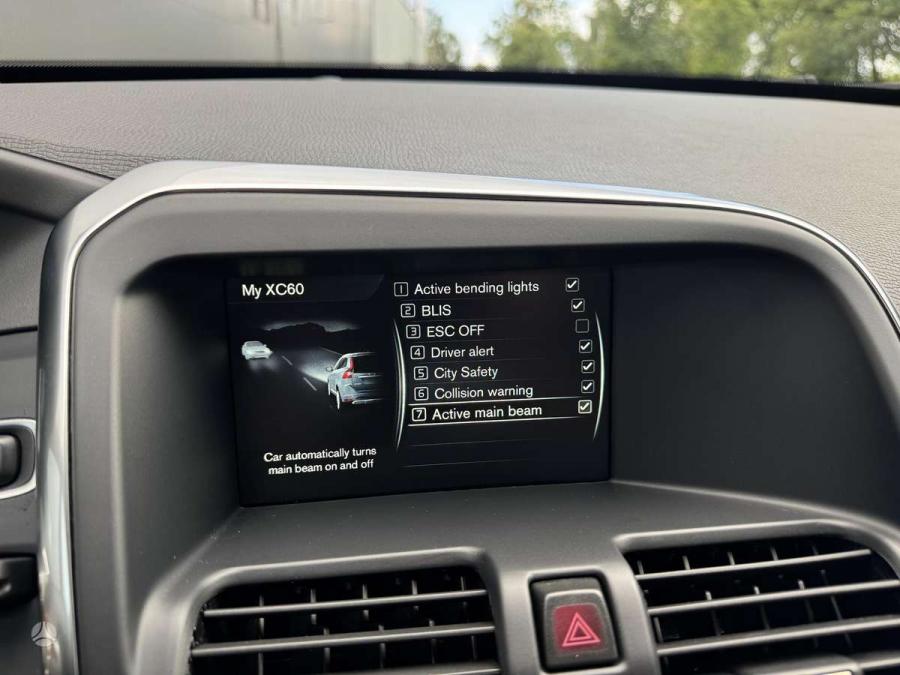 Zils Volvo XC60 2016 Alīta, ar dzinēja tilpumu 2.00 L un nobraukumu 282 tūkst. km par 12600 €, foto 16 vietnē AUTOMOTO.COM.LV