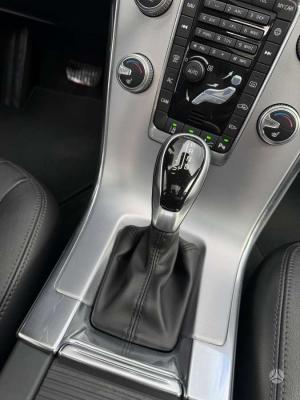 Zils Volvo XC60 2016 Alīta, ar dzinēja tilpumu 2.00 L un nobraukumu 282 tūkst. km par 12600 €, foto 21 vietnē AUTOMOTO.COM.LV