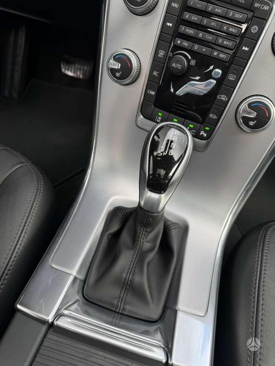 Zils Volvo XC60 2016 Alīta, ar dzinēja tilpumu 2.00 L un nobraukumu 282 tūkst. km par 12600 €, foto 21 vietnē AUTOMOTO.COM.LV