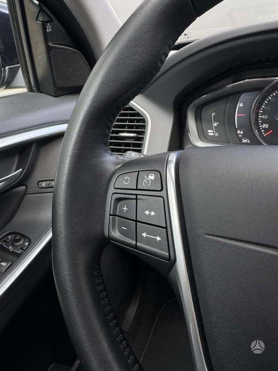 Zils Volvo XC60 2016 Alīta, ar dzinēja tilpumu 2.00 L un nobraukumu 282 tūkst. km par 12600 €, foto 23 vietnē AUTOMOTO.COM.LV