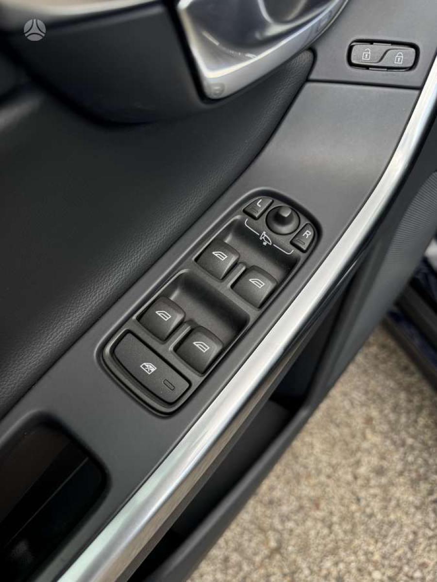 Zils Volvo XC60 2016 Alīta, ar dzinēja tilpumu 2.00 L un nobraukumu 282 tūkst. km par 12600 €, foto 26 vietnē AUTOMOTO.COM.LV