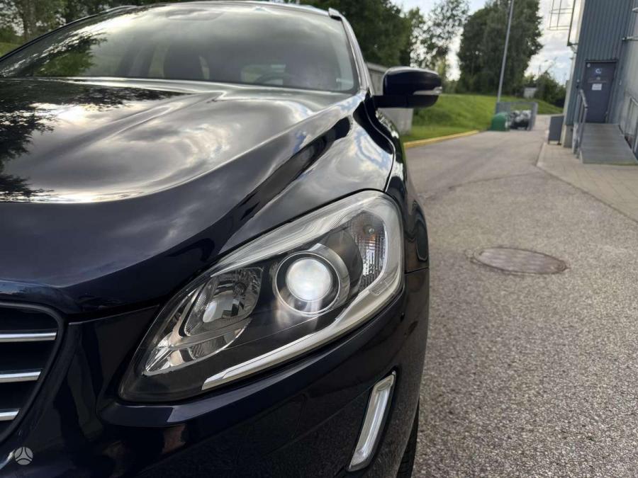 Zils Volvo XC60 2016 Alīta, ar dzinēja tilpumu 2.00 L un nobraukumu 282 tūkst. km par 12600 €, foto 30 vietnē AUTOMOTO.COM.LV