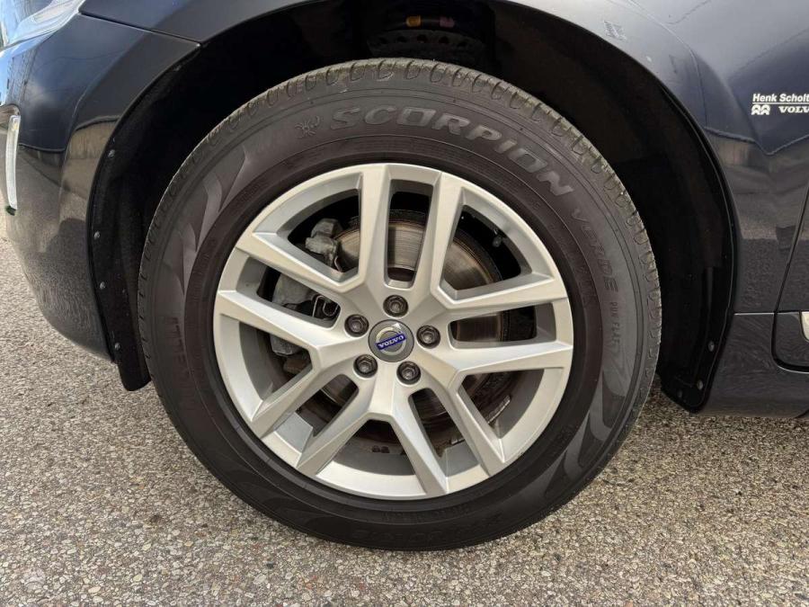 Zils Volvo XC60 2016 Alīta, ar dzinēja tilpumu 2.00 L un nobraukumu 282 tūkst. km par 12600 €, foto 33 vietnē AUTOMOTO.COM.LV