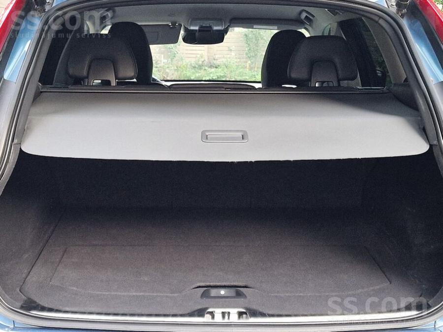 Zils Volvo XC60 2016 Rīga, ar dzinēja tilpumu 2.00 L un nobraukumu 109 tūkst. km par 13900 €, foto 12 vietnē AUTOMOTO.COM.LV