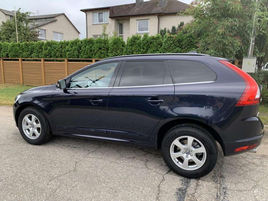 Blue Volvo XC60 2016 in Ukmerge, with an engine capacity of 2.00 L and mileage of 268 thousand km for 9950 €, photo 6 on AUTOMOTO.COM.LV