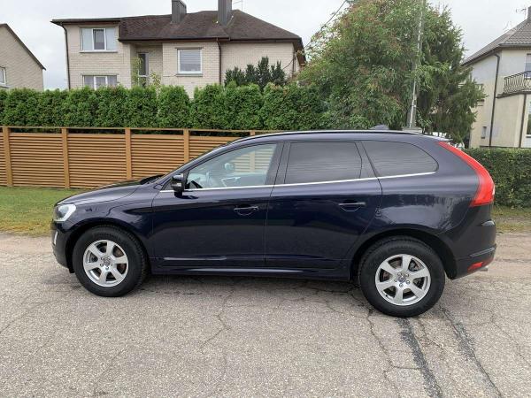 Blue Volvo XC60 2016 in Ukmerge, with an engine capacity of 2.00 L and mileage of 268 thousand km for 9950 €, photo 8 on AUTOMOTO.COM.LV