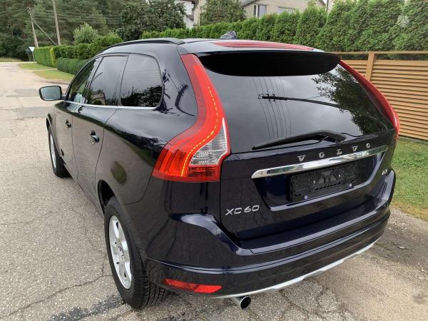 Blue Volvo XC60 2016 in Ukmerge, with an engine capacity of 2.00 L and mileage of 268 thousand km for 9950 €, photo 10 on AUTOMOTO.COM.LV
